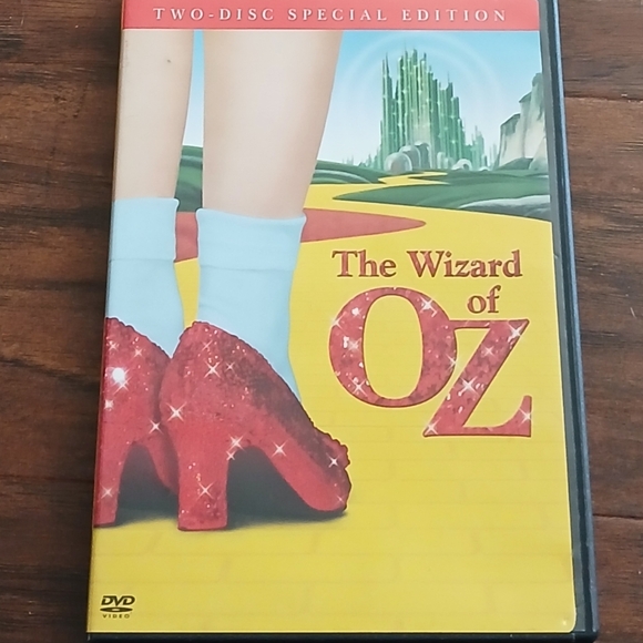 Universal | Media | The Wizard Of Oz Special Edition On Dvd | Poshmark